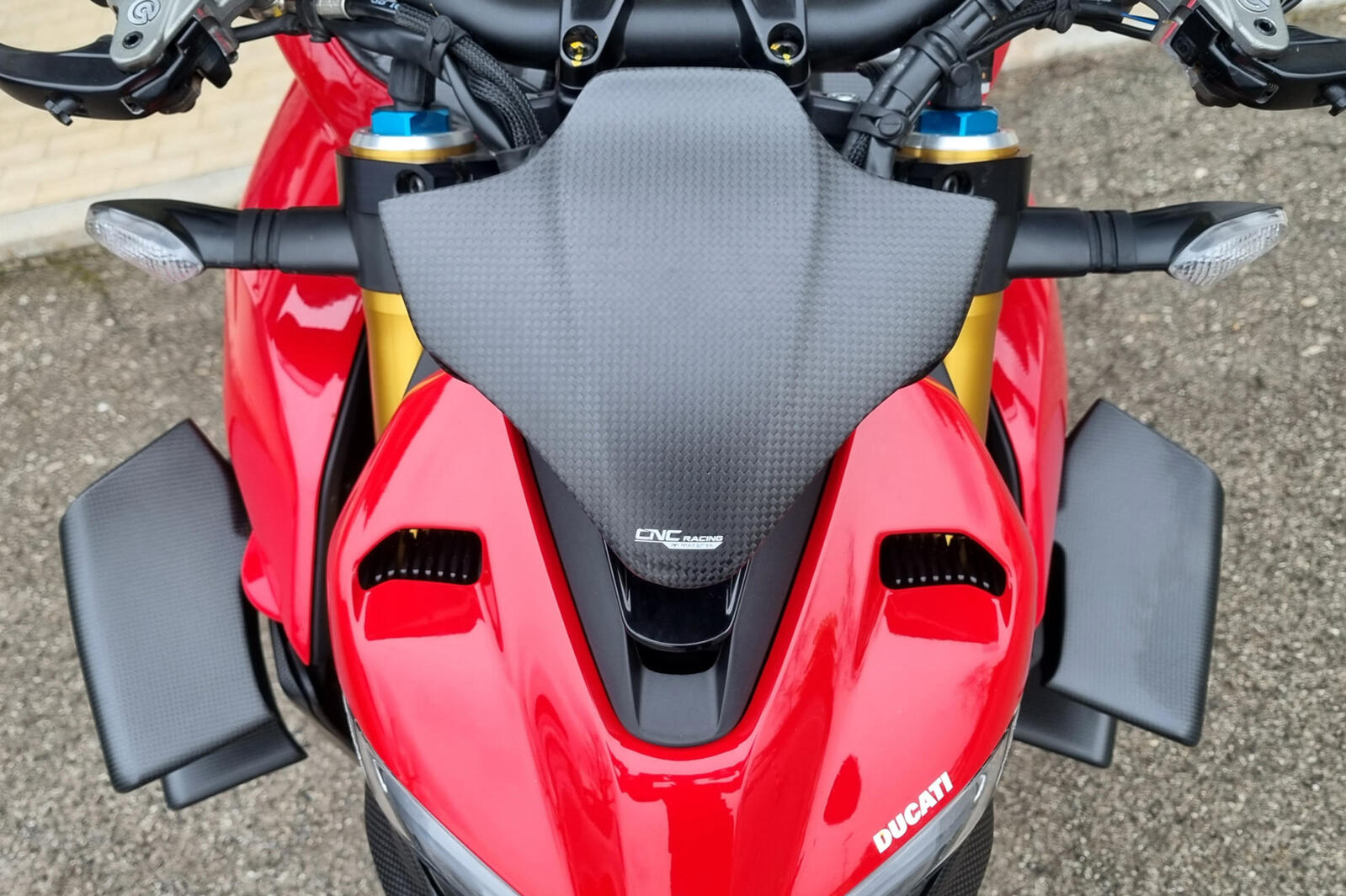 Sport screen Ducati Streetfighter V4 - carbon by CNC Racing | Premium ...